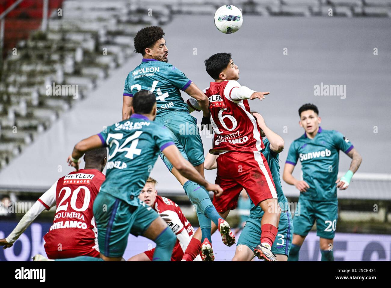 Antwerp, Belgium. 06th Feb, 2025. Anderlecht's Adryelson and Antwerp's Mauricio Benitez pictured ...