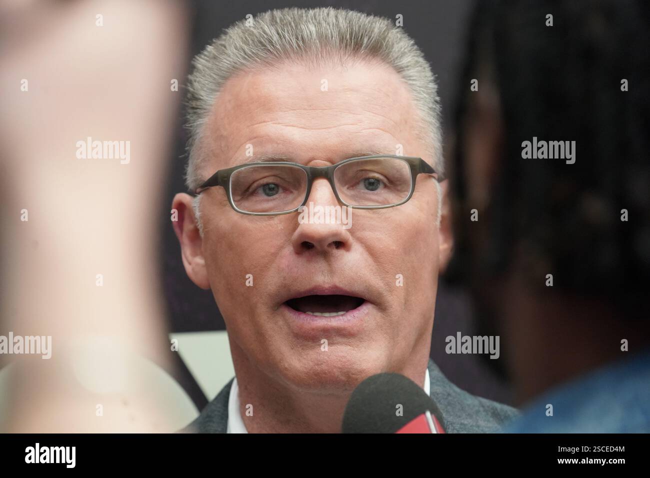 Former NFL player and TV commendator Howie Long During the Fox Sports ...