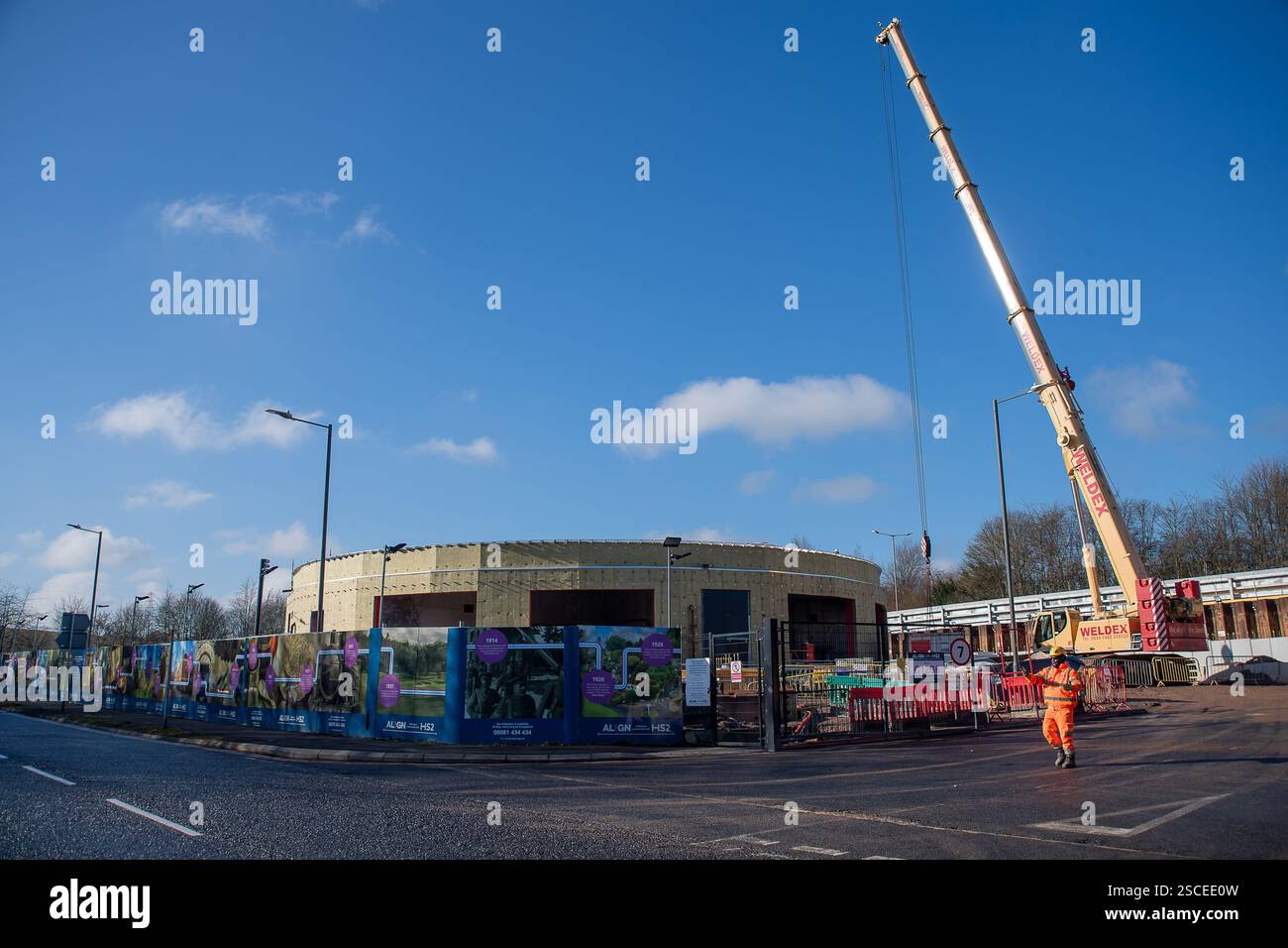 Amersham, UK. 6th February, 2024. Construction of the 38 metre deep HS2 High Speed Rail 2 ...
