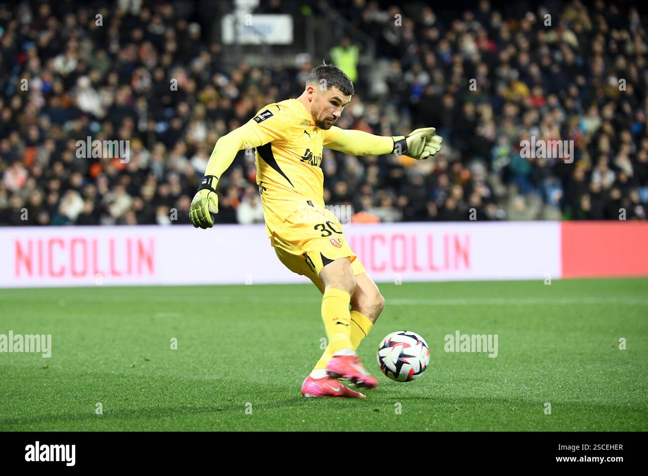 30 Mathew RYAN (rcl) during the Ligue 1 McDonald's match between ...