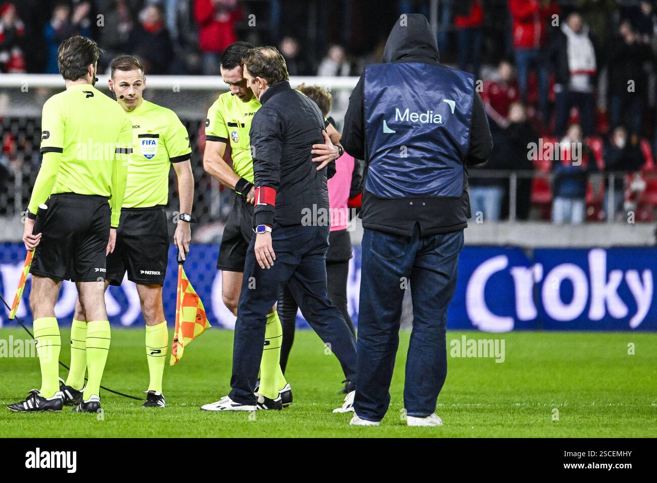 Antwerp, Belgium. 06th Feb, 2025. referee Jasper Vergoote and Antwerp's head coach Jonas De ...