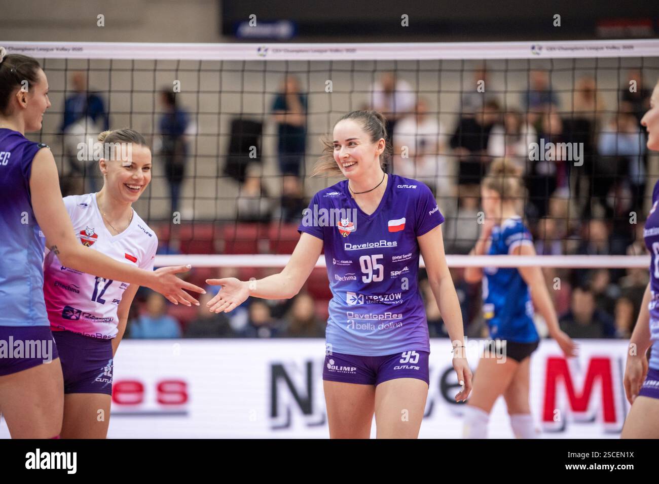 Magdalena Jurczyk (KS DevelopRes Rzeszow, #95) - Lachen, Freude / GER ...