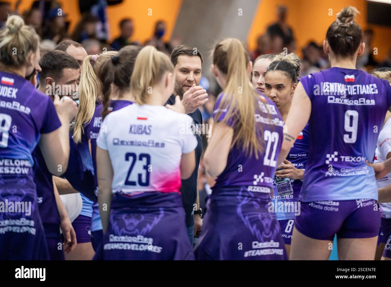 Michal Masek (KS DevelopRes Rzeszow, Head Coach) - Auszeit, Ansprache an das Team / GER, Allianz ...