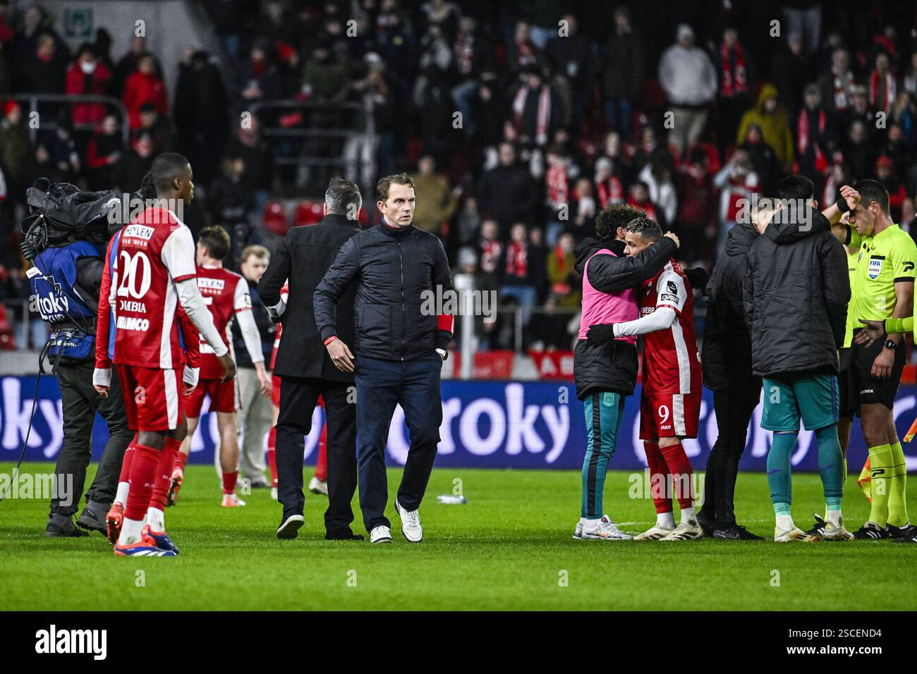 Antwerp, Belgium. 06th Feb, 2025. Antwerp's head coach Jonas De Roeck looks dejected after ...