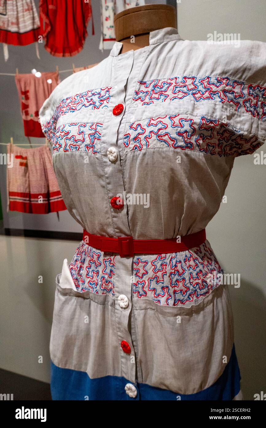 "Real Clothes, Real Lives: 200Years of what Women Wore" Exhibition at ...