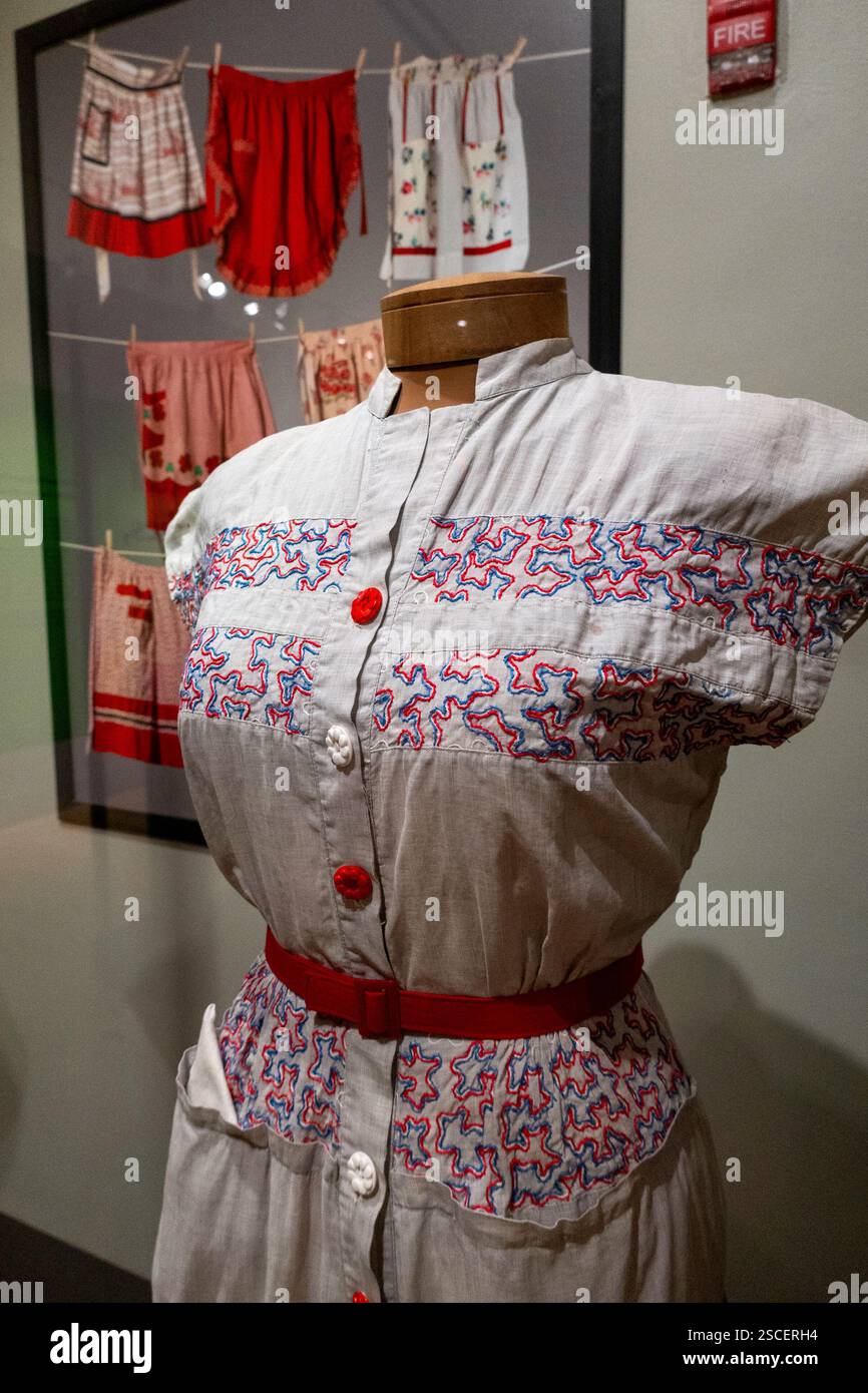 "Real Clothes, Real Lives: 200Years of what Women Wore" Exhibition at ...