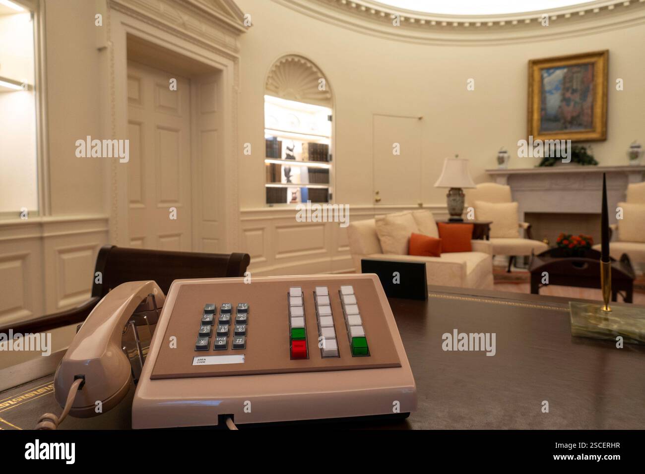 Replica of the Presidents' Oval Office at The New York Historical ...