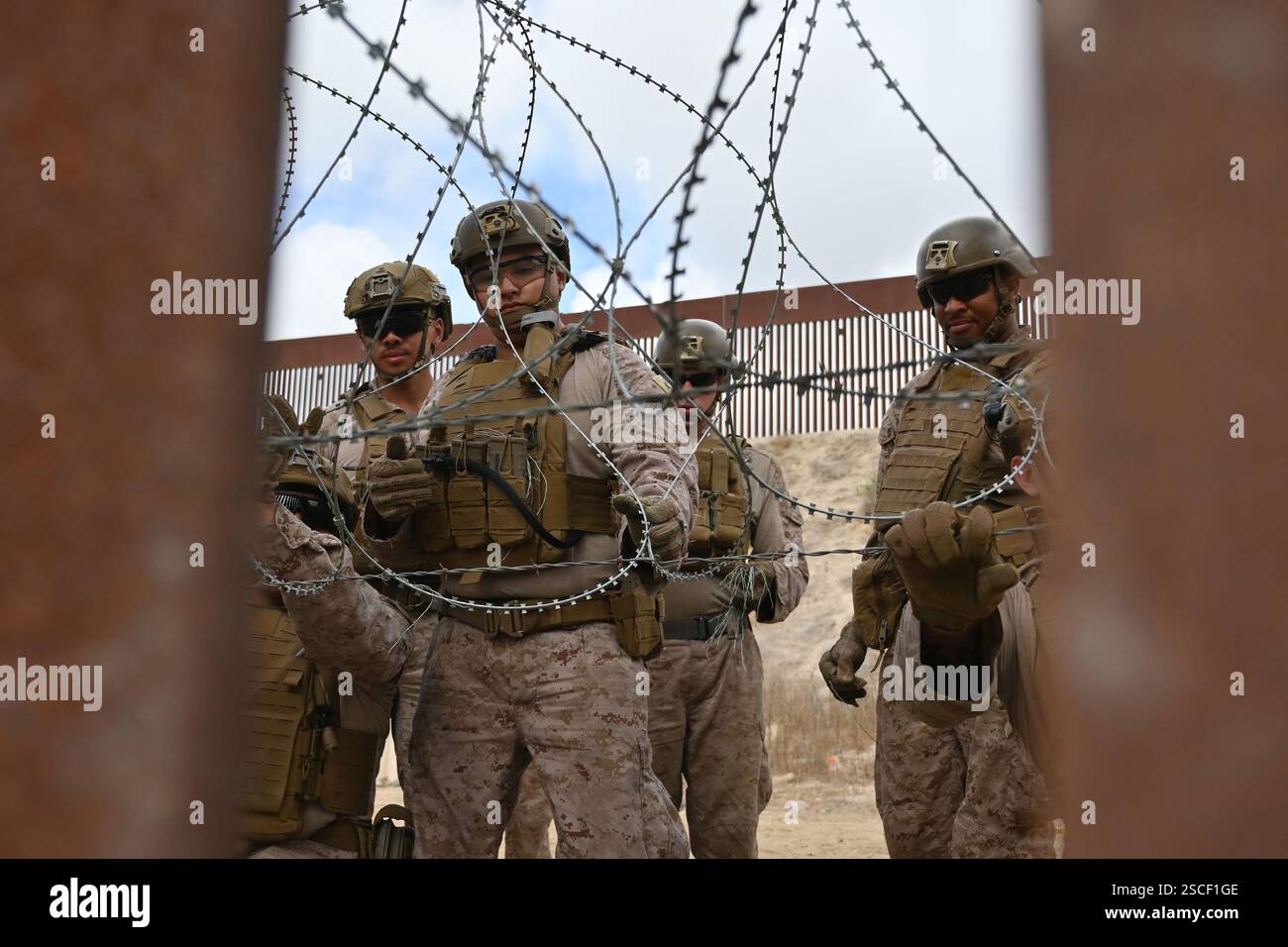 Tijuana, Mexico. 06th Feb, 2025. Members of the US Marine Corps install ...