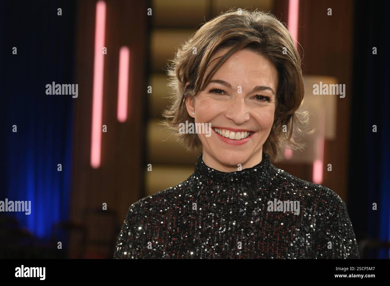 Moderatorin Anna Planken als Moderatorin in der WDR Talkshow Kölner ...