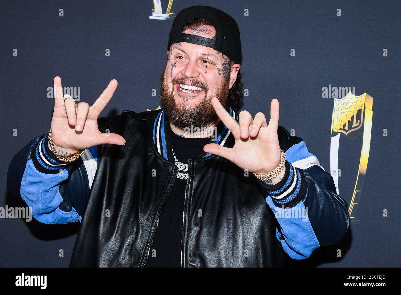 New Orleans, USA. 06th Feb, 2025. Jelly Roll walking on the red carpet ...
