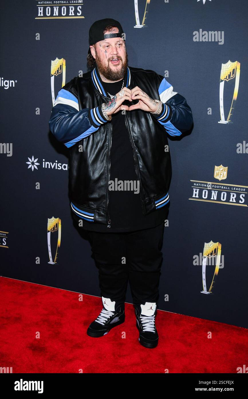 New Orleans, USA. 06th Feb, 2025. Jelly Roll walking on the red carpet ...