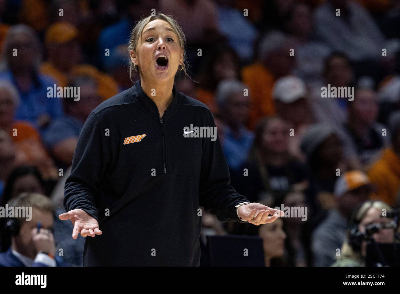 Tennessee head coach Kim Caldwell reacts to a play during the second ...
