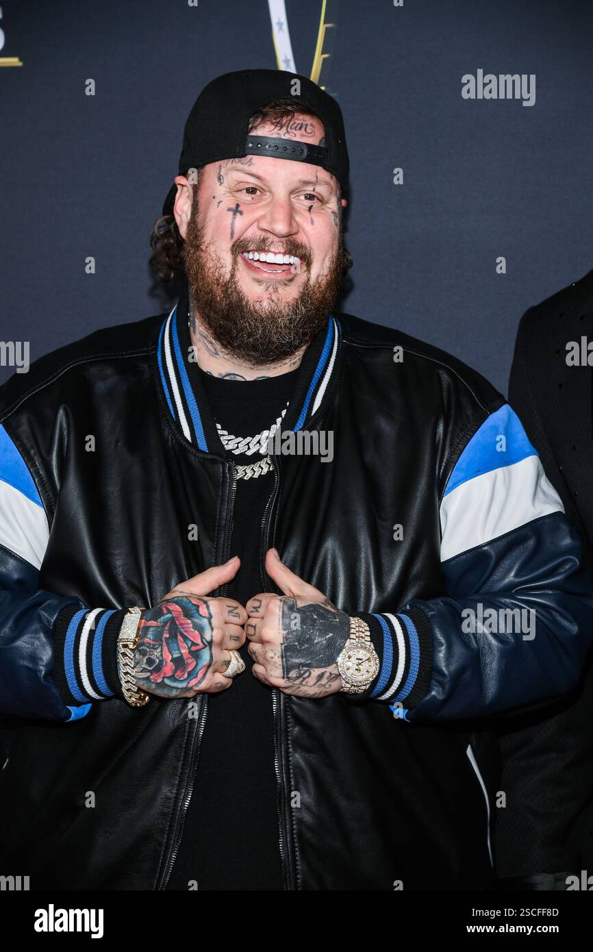 New Orleans, USA. 06th Feb, 2025. Jelly Roll walking on the red carpet ...