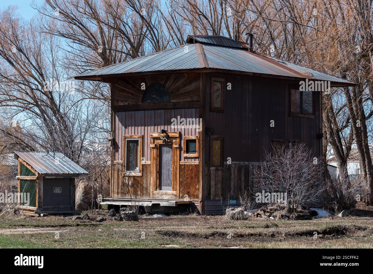 Artistic square house in Fairfield, Idaho Stock Photo - Alamy
