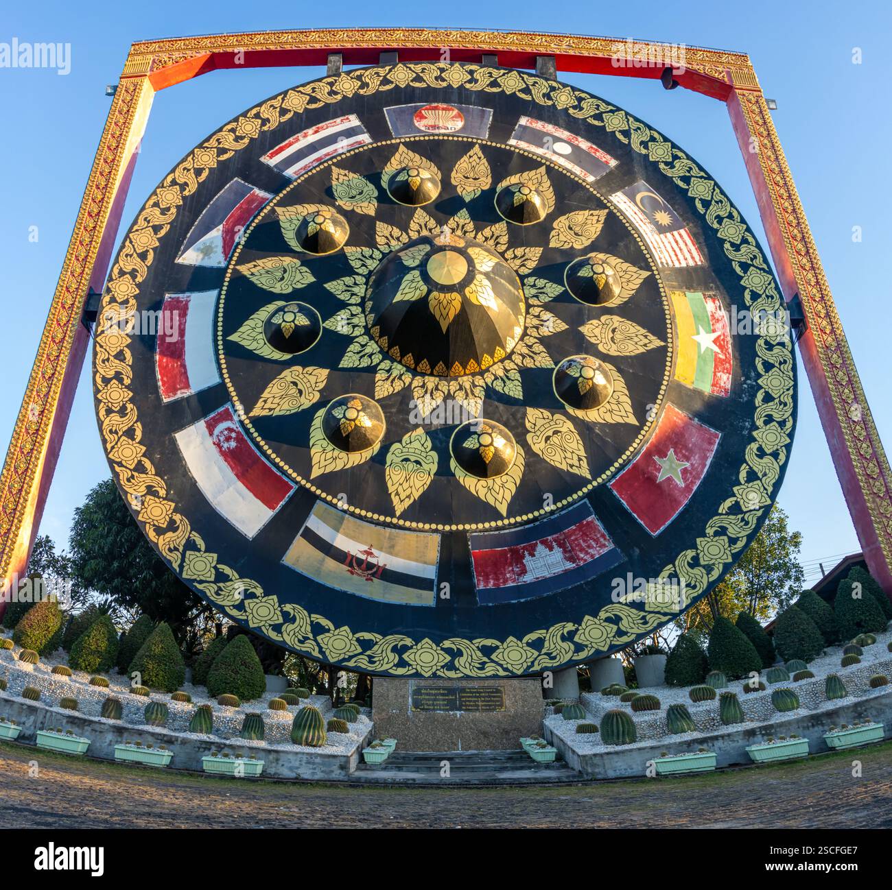 Beautiful buddhist giant gong hi-res stock photography and images - Alamy