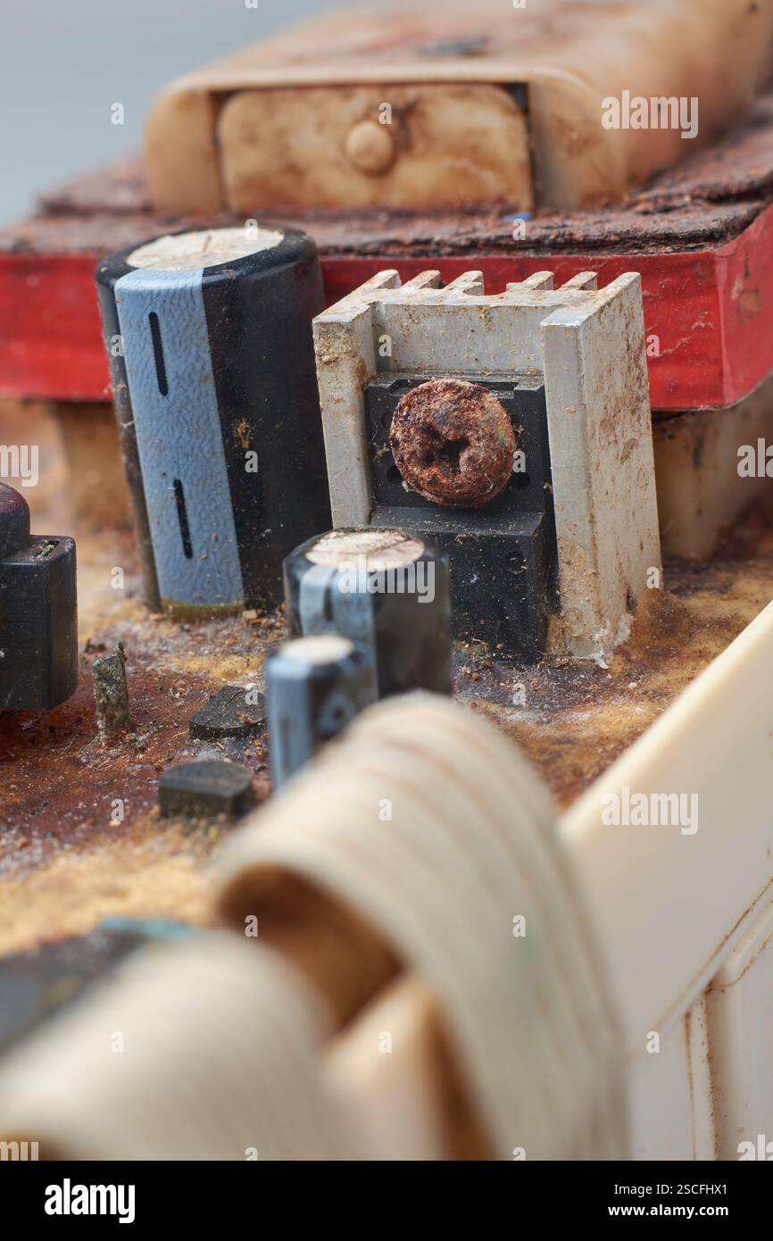 Capacitor inductor resistor circuit hi-res stock photography and images ...