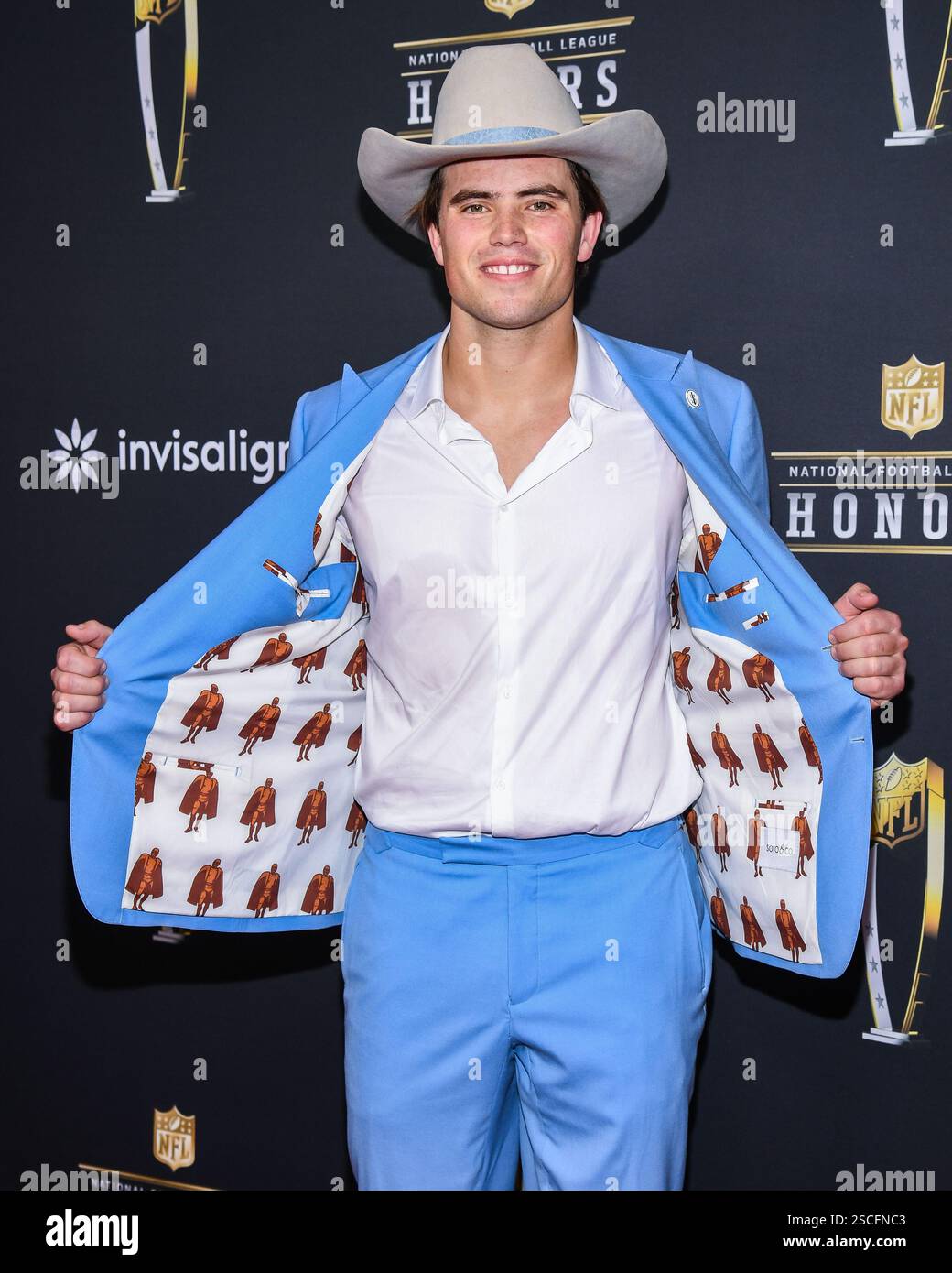 New Orleans, USA. 06th Feb, 2025. Cameron Dicker walking on the red ...