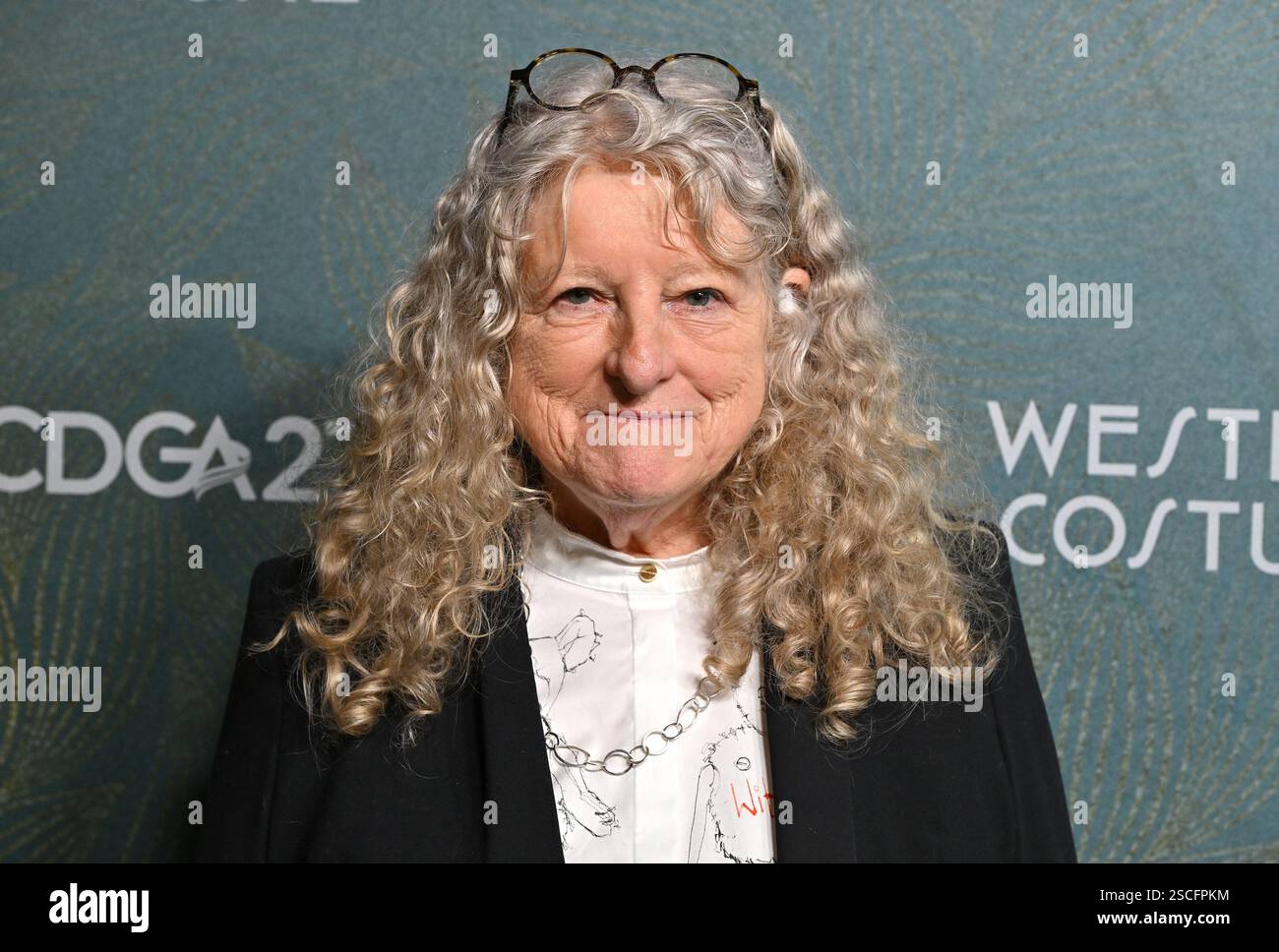 Los Angeles, USA. 06th Feb, 2025. Jenny Beavan arriving to the 27th ...