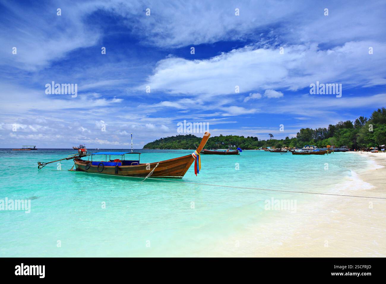 Traditional Thai Long tail boat (Rua hang yao) on the Lipe beach, Lipe ...