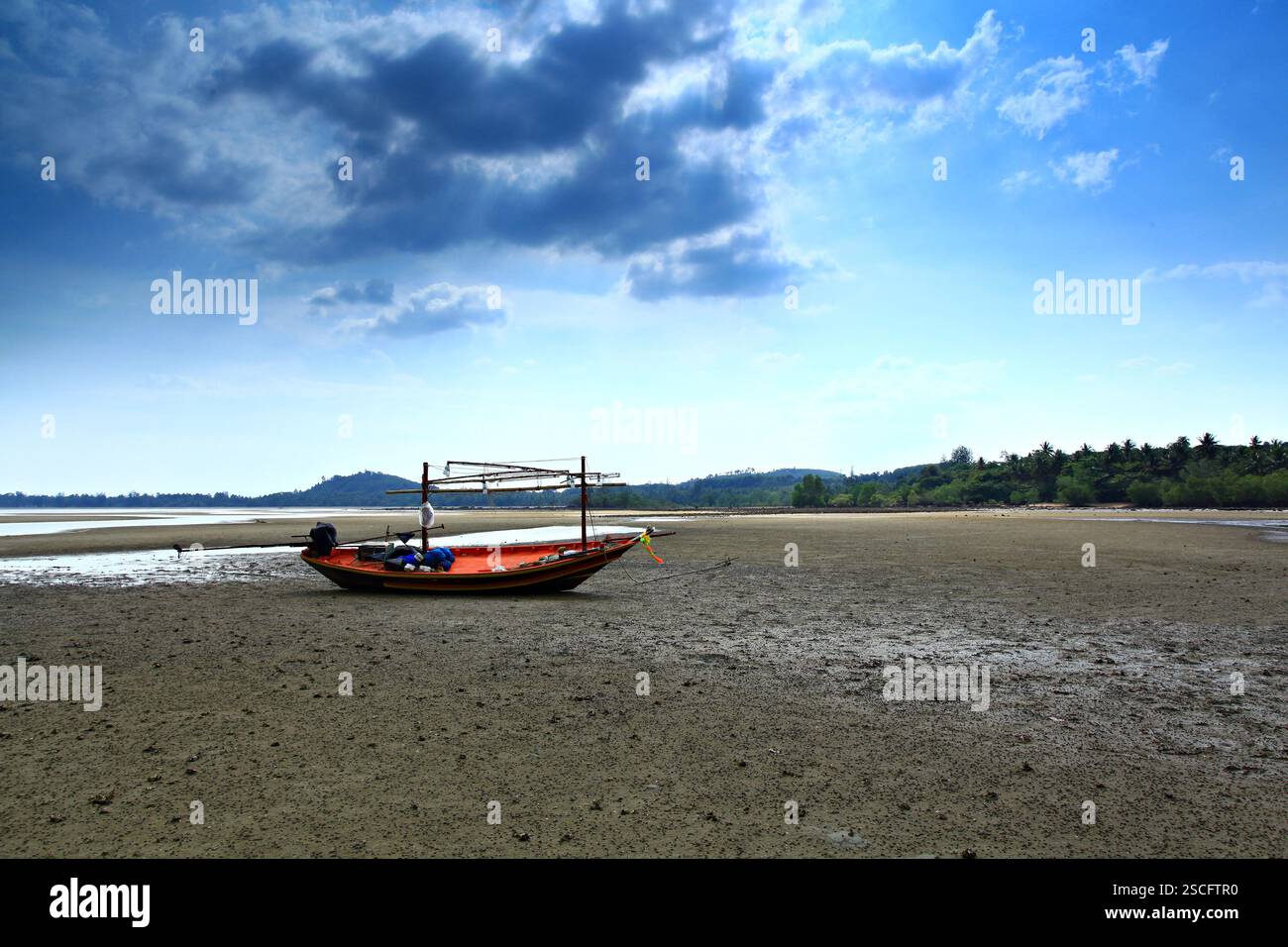 Tropical beach Ao Bo Mao Beach (Bo Mao Beach) in Chum Kho, Pathio ...
