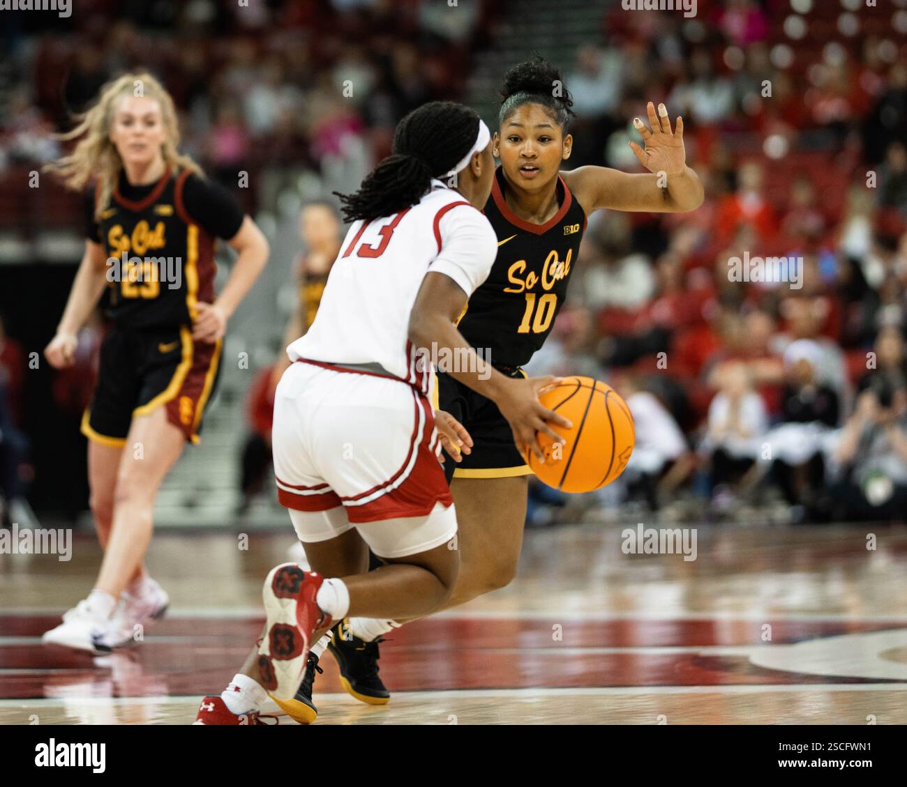 Madison, Wisconsin, USA. 5th Feb, 2025. USC'S MALIA SAMUELS pivots to ...