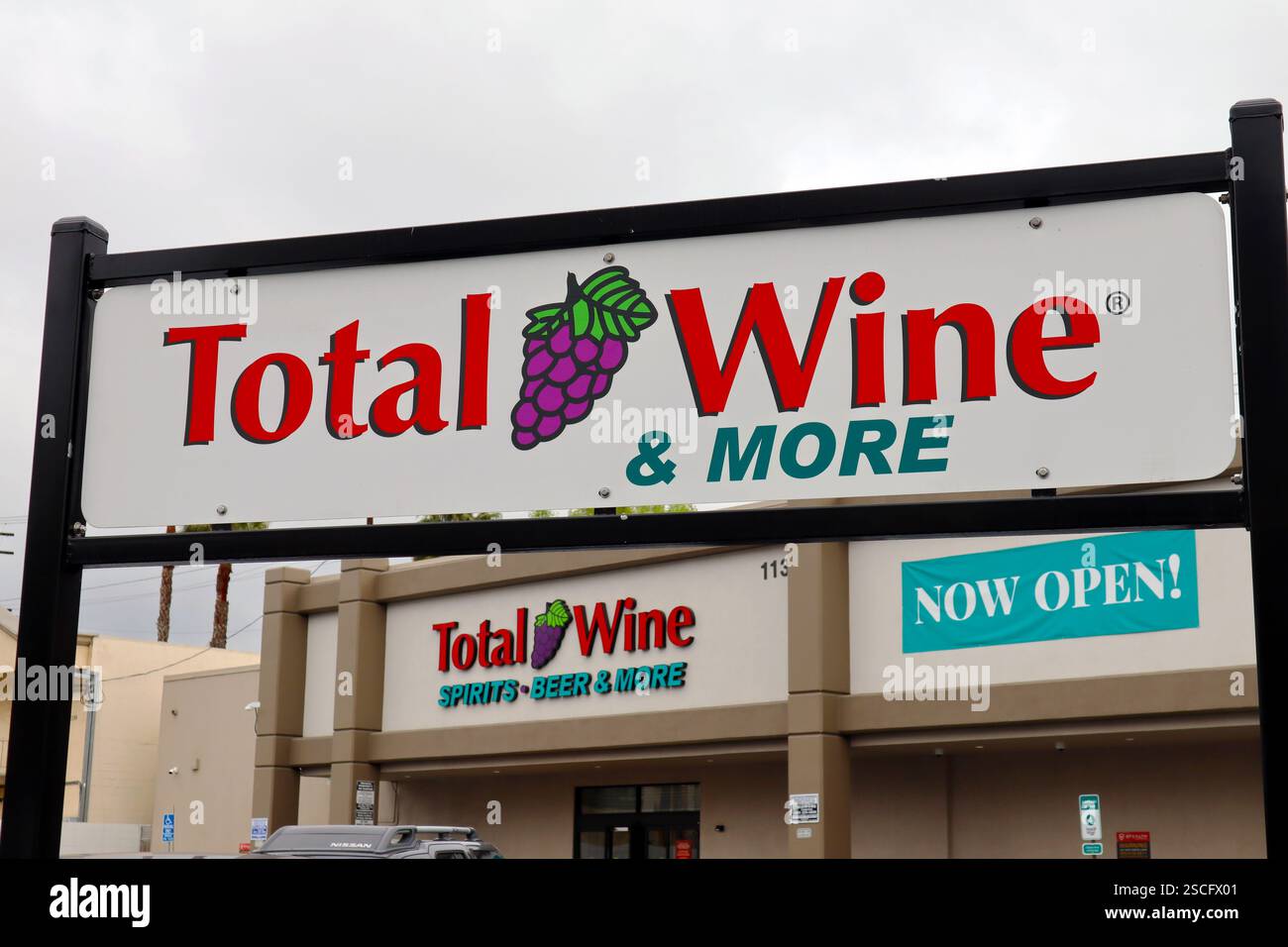 Total wine more store hi-res stock photography and images - Alamy