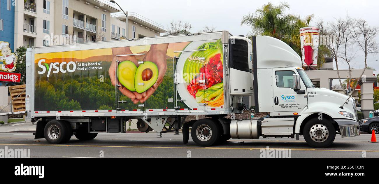 Sysco Truck Delivering Food Products Stock Photo - Alamy