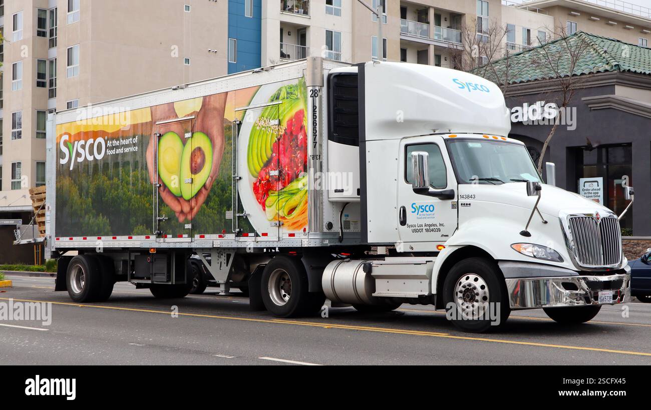 Sysco Truck Delivering Food Products Stock Photo - Alamy