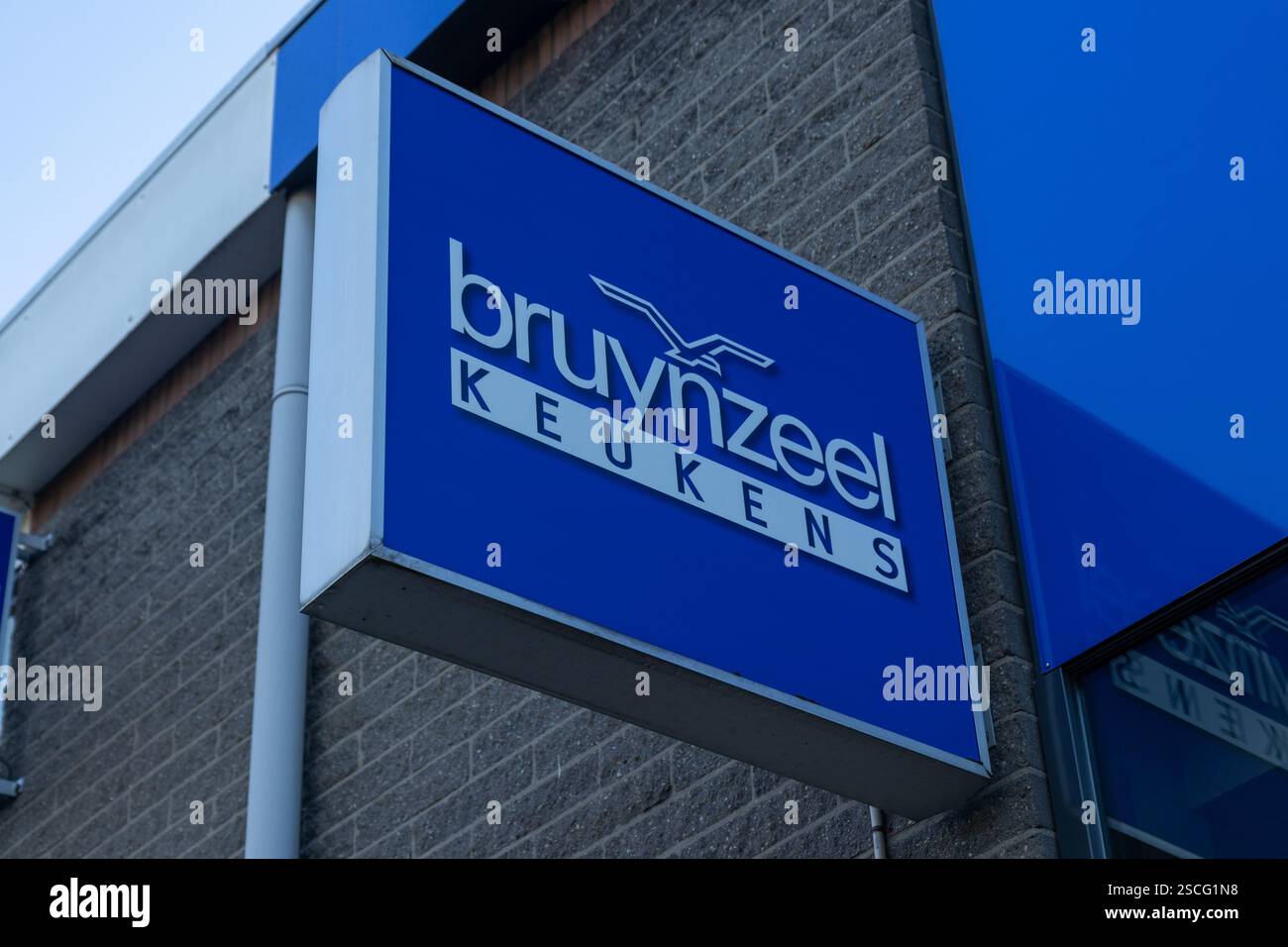 Bruynzeel logo hi-res stock photography and images - Alamy