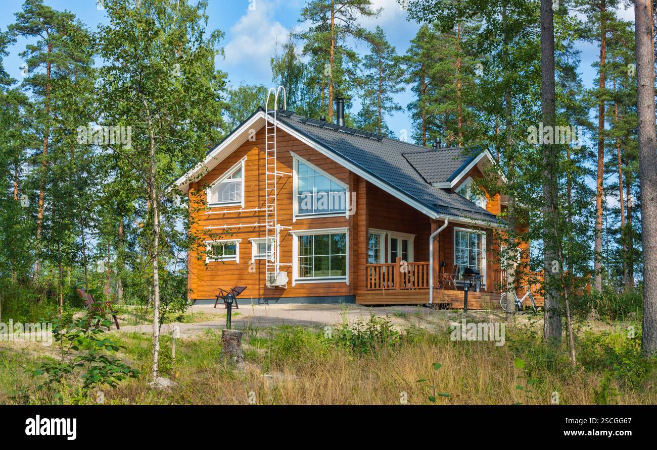 Suburban private house wooden roof hi-res stock photography and images ...