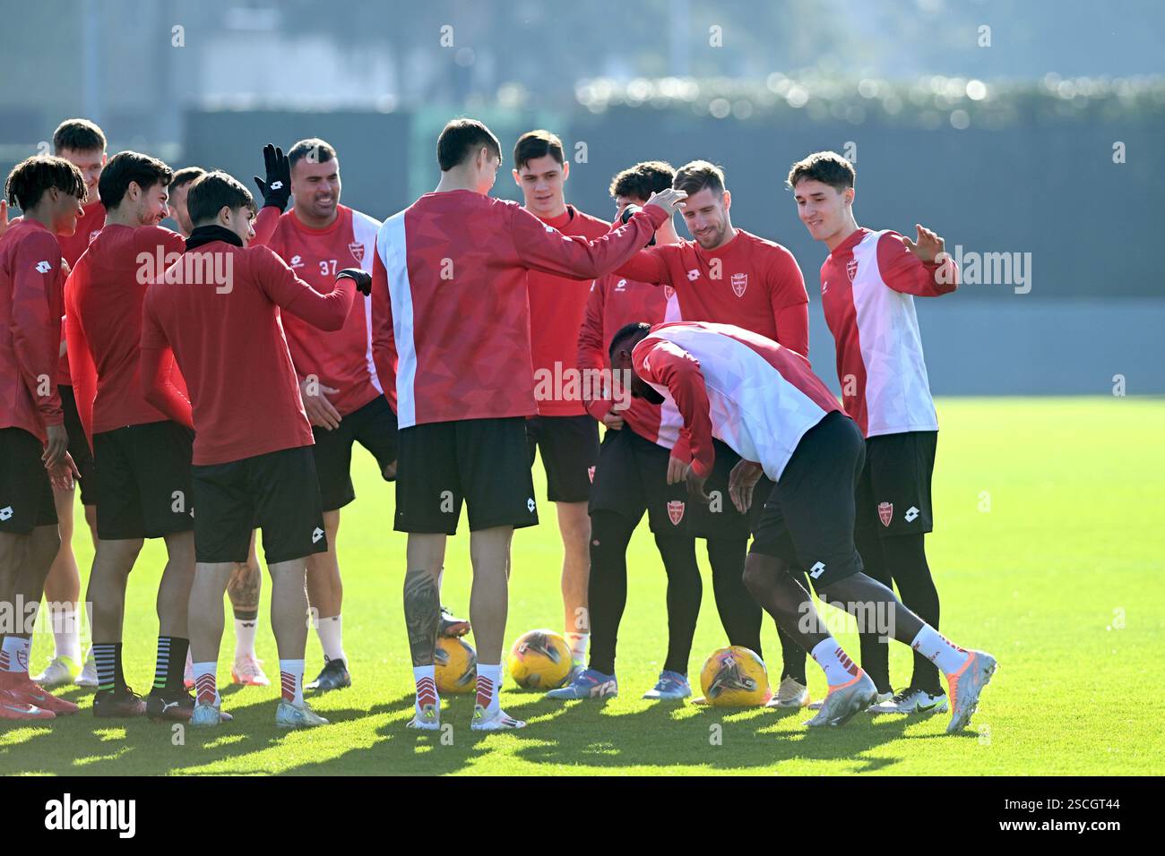 Monza, Italia. 06th Feb, 2025. AC Monza's players during training ...