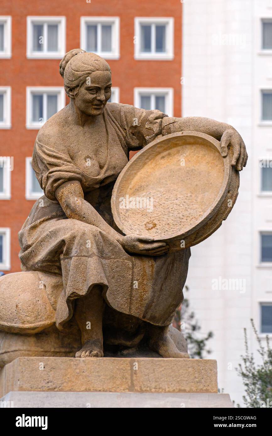 Statue of Dulcinea de Toboso part of the Cervantes Monument Stock Photo ...
