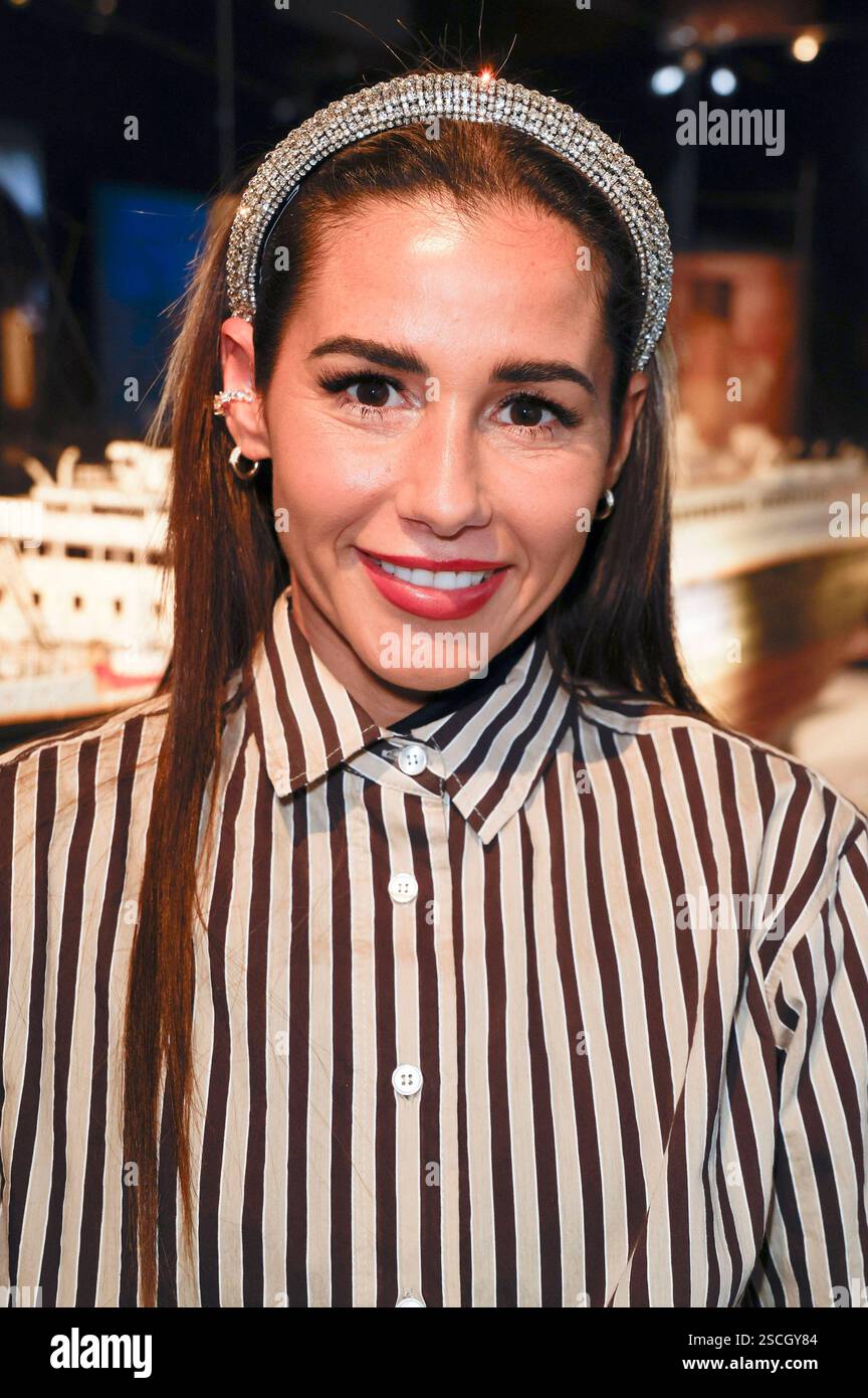 Sarah Engels bei der Eröffnung der Ausstellung Titanic: Eine Immersive ...