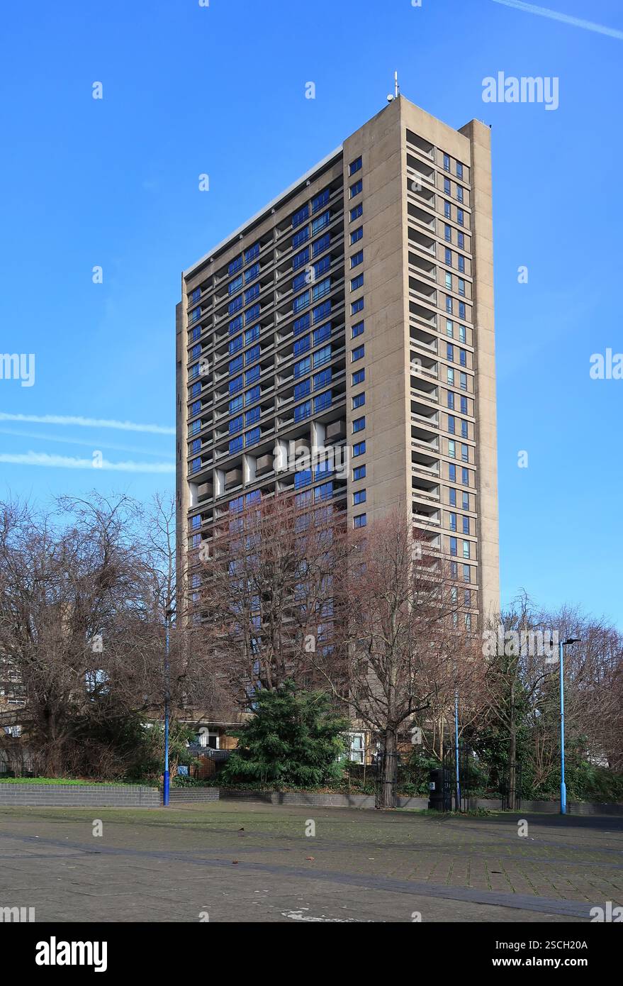 Tower hamlets council estate hi-res stock photography and images - Alamy