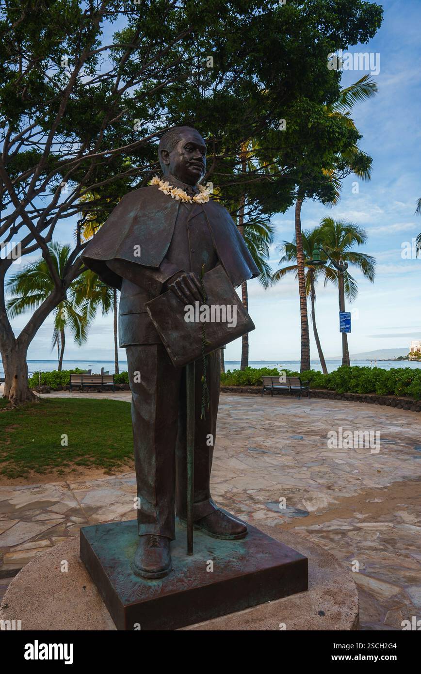 Bronze Statue with Lei in Park Setting on Oahu Island Stock Photo - Alamy