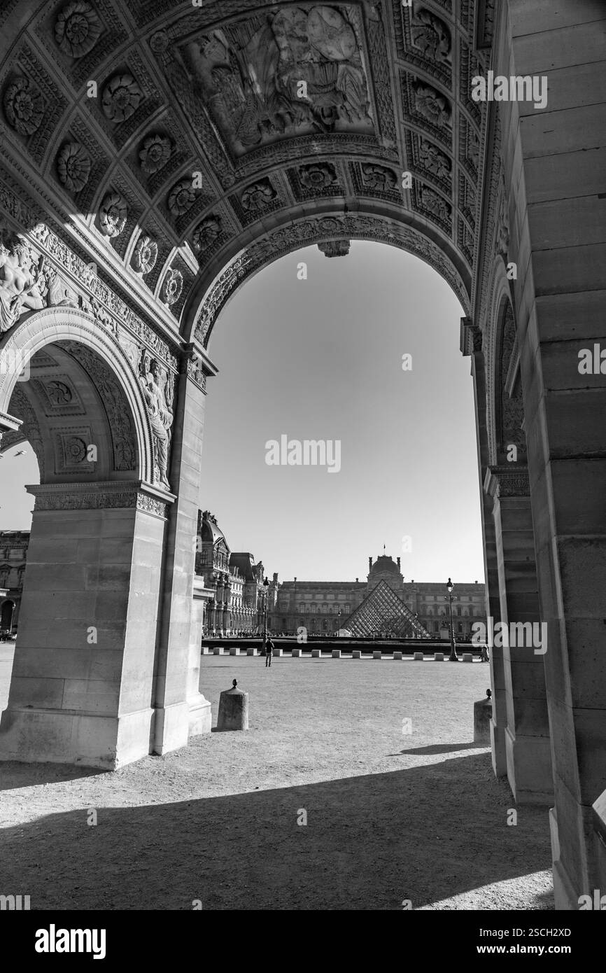 Tuileries park gate hi-res stock photography and images - Alamy