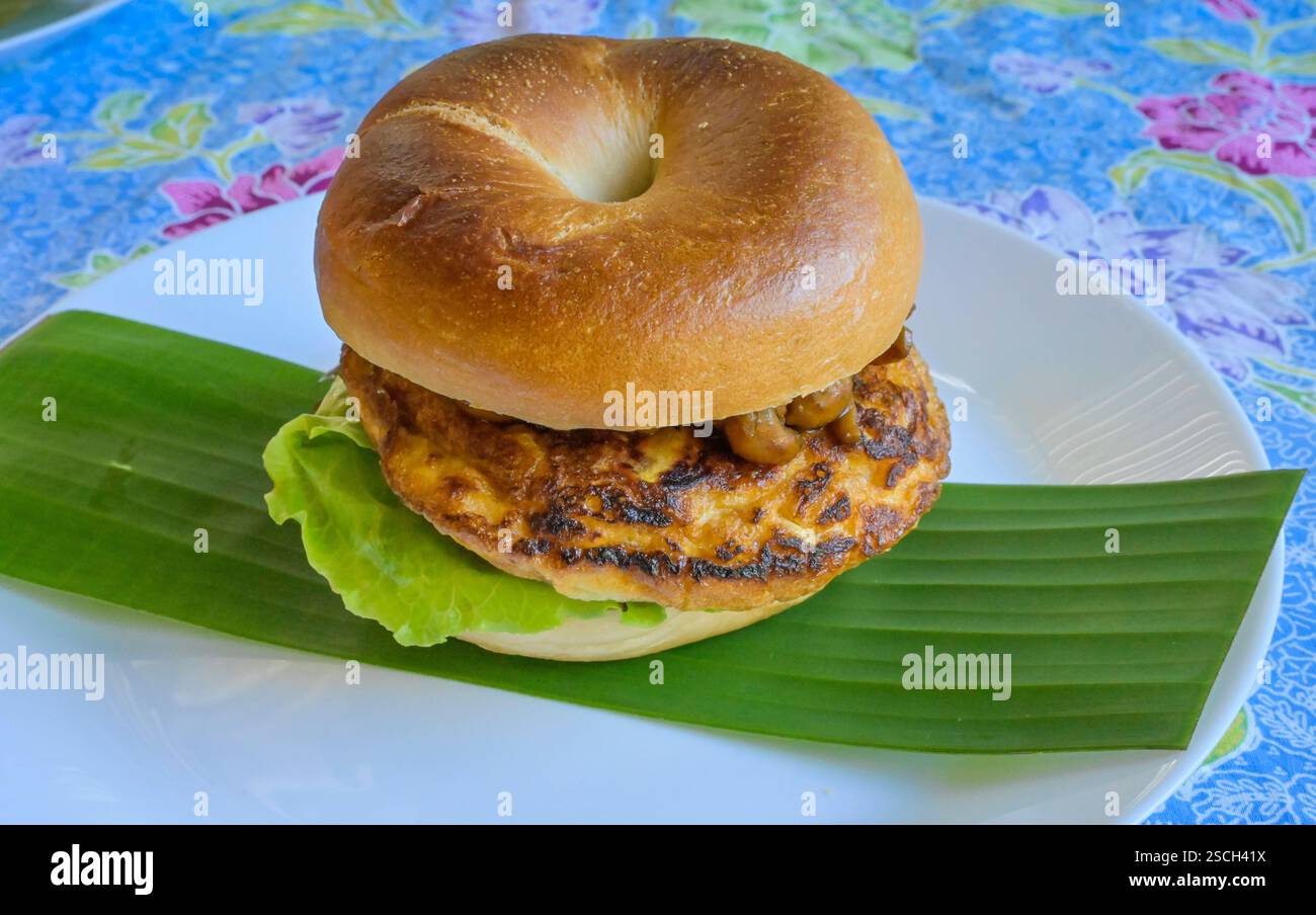 Bagel mit vegetarischem Bratling, Essen, Frühstück, Taiwan *** Bagel ...