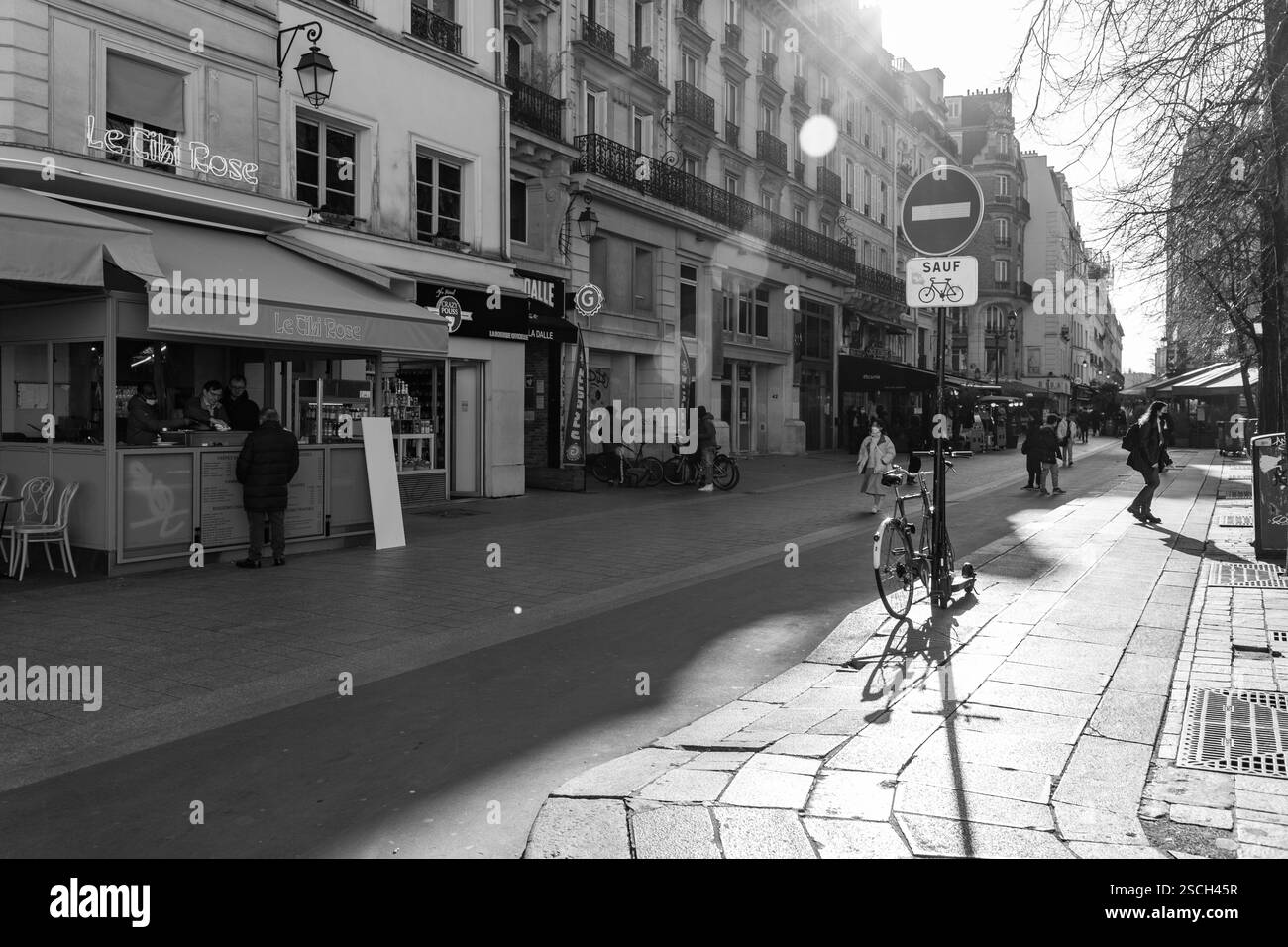 General view town house Black and White Stock Photos & Images - Alamy