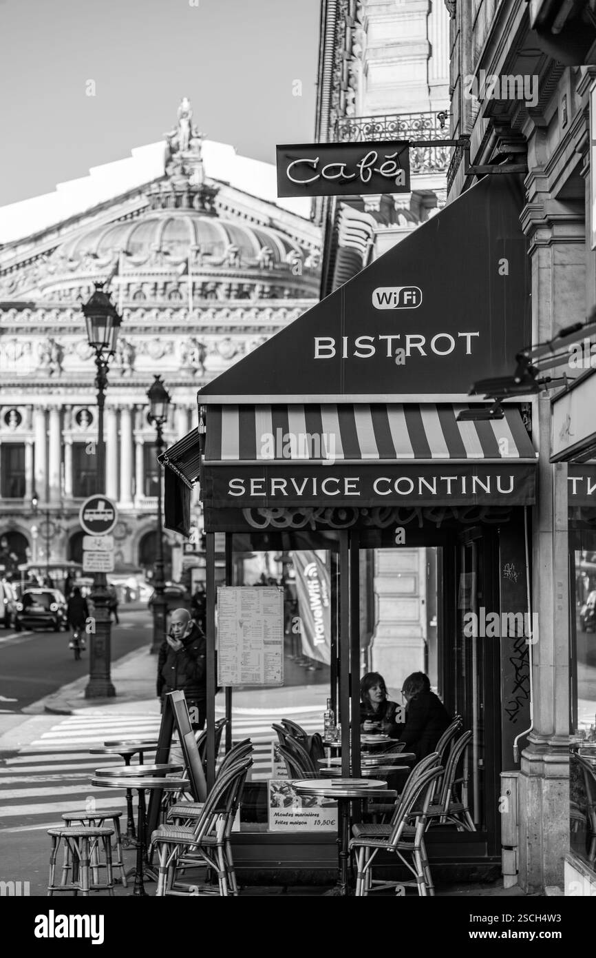 Striped street shop tent hi-res stock photography and images - Alamy