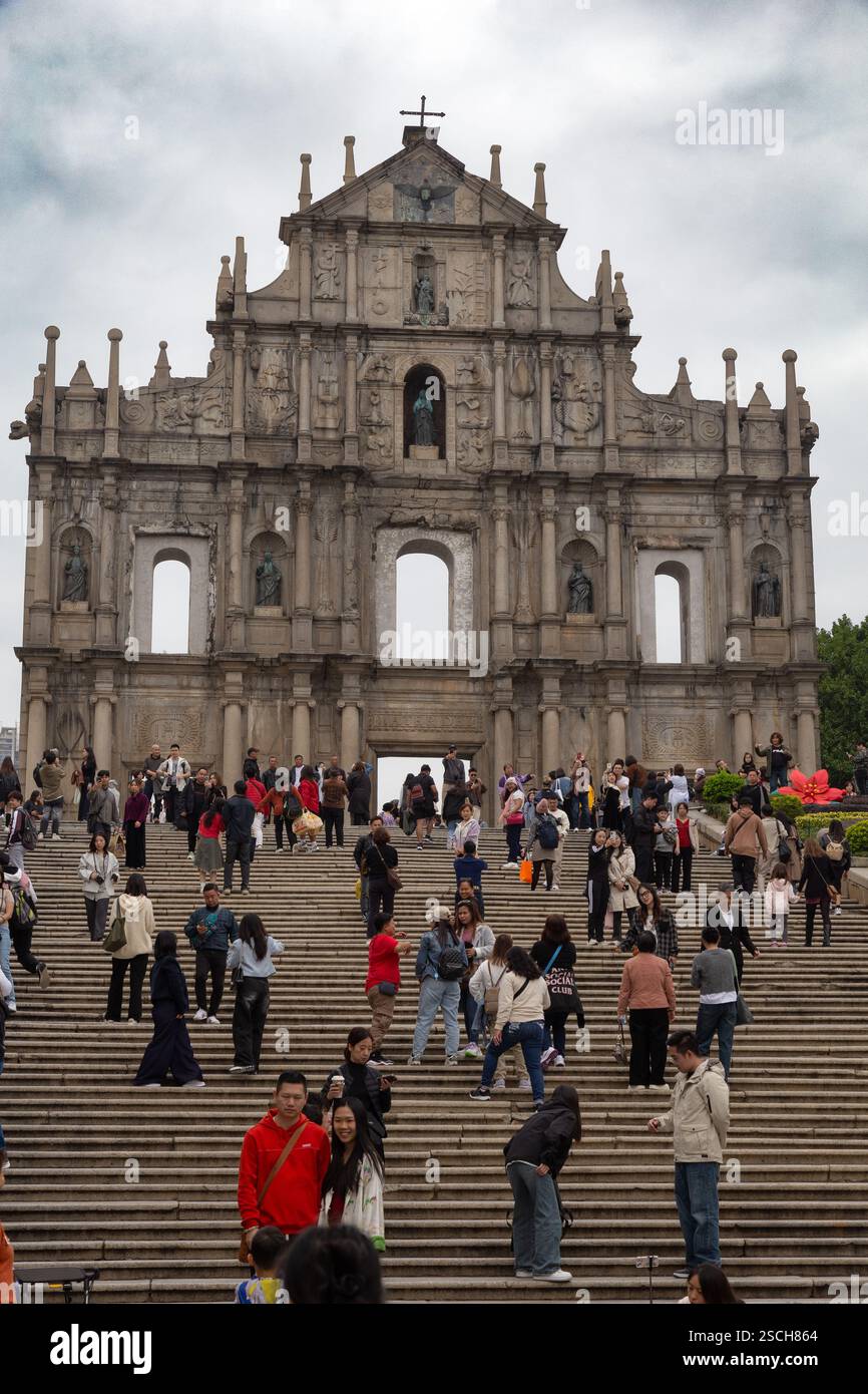 Tourists visiting iconic Sao Paulo's ruins (St. Paul's ruins) in Macao ...