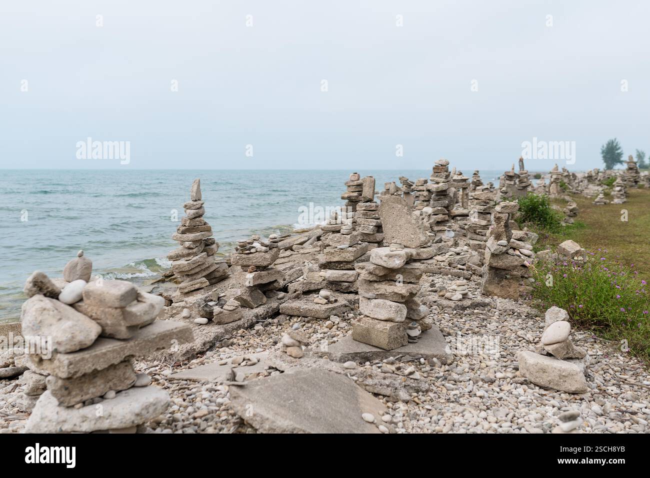 Shore and man made structures hi-res stock photography and images - Alamy