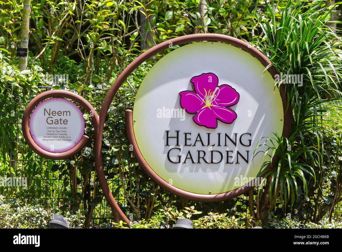 Healing Garden design signage at Singapore Botanic Gardens. A sign to ...