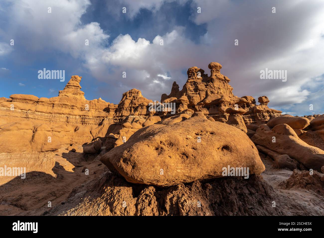 Marvel at the extraordinary sandstone formations in Goblin Valley State ...