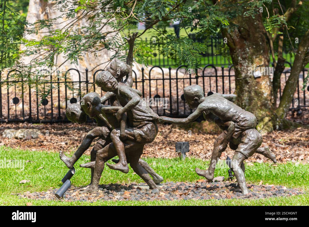 Chang Kudas bronze sculpture, express simple joy and freedom of ...