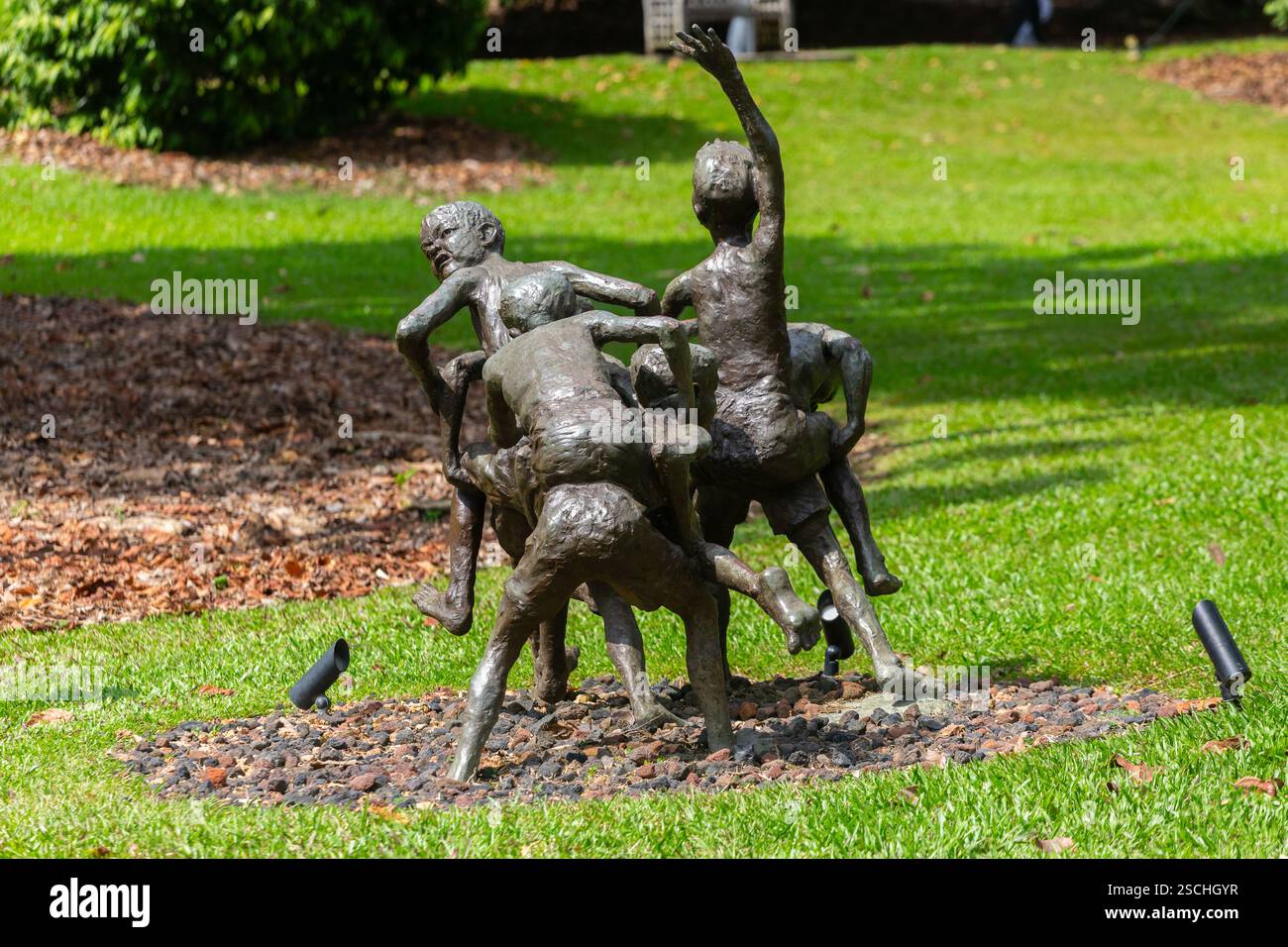 Chang Kudas bronze sculpture, express simple joy and freedom of ...