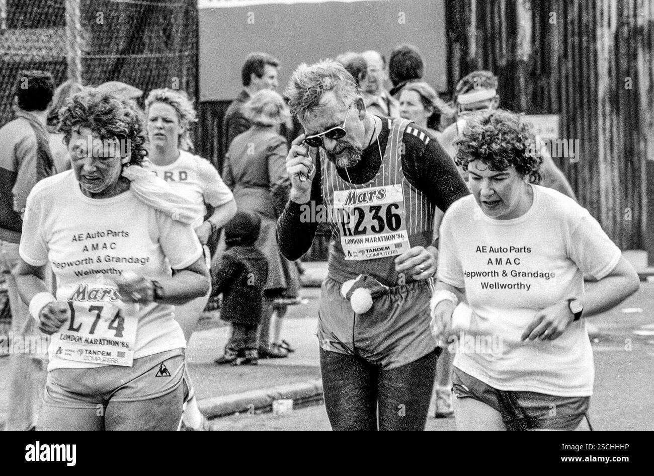 Marathon london 1986 hi-res stock photography and images - Alamy