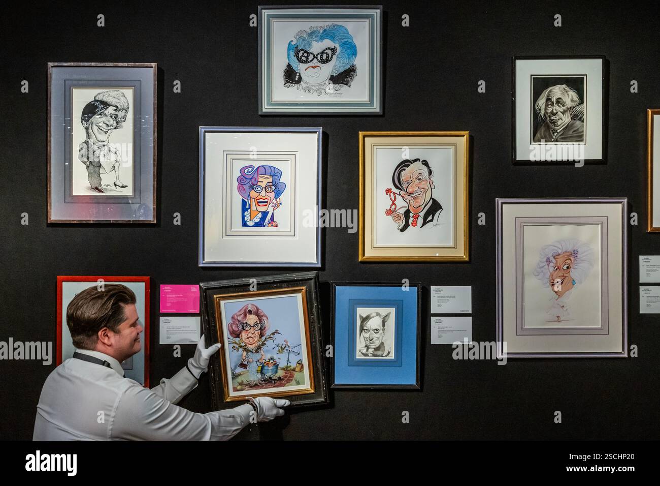 Dame edna cartoons hi-res stock photography and images - Alamy