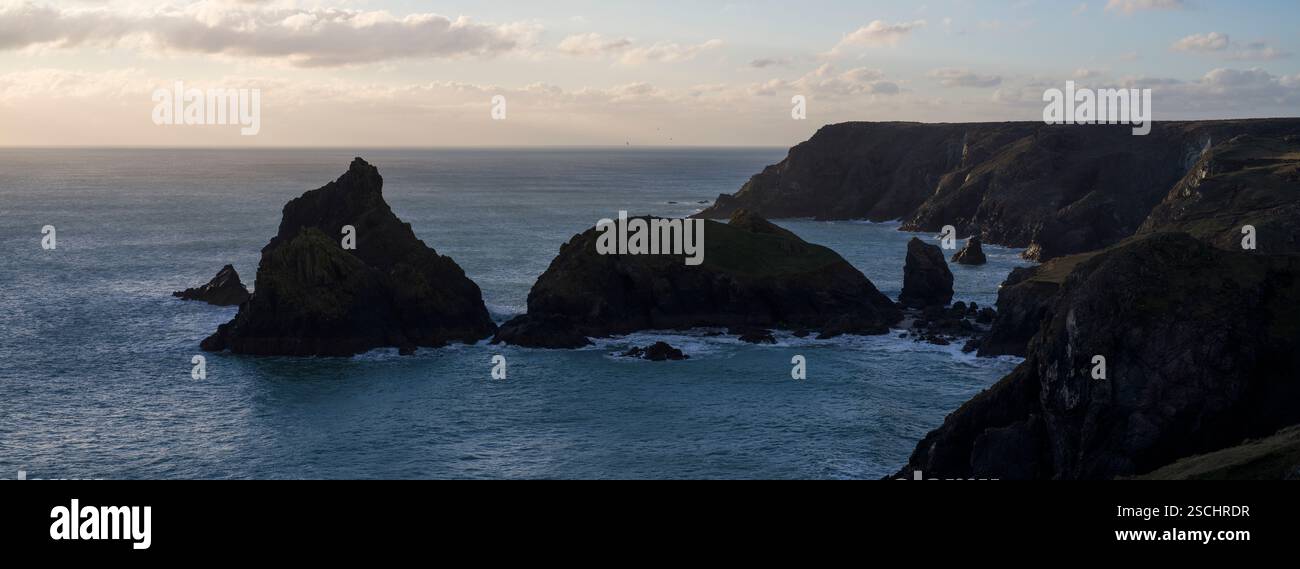 KYNANCE COVE LIZARD PENINSULA NATIONAL TRUST CORNWALL Stock Photo - Alamy