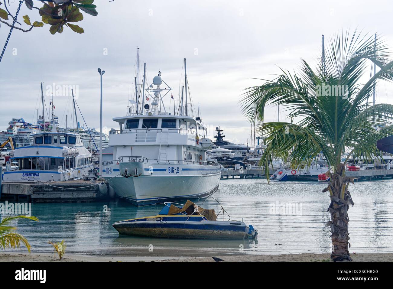 White power cruisers hi-res stock photography and images - Alamy
