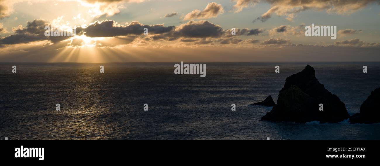 KYNANCE COVE LIZARD PENINSULA NATIONAL TRUST CORNWALL Stock Photo - Alamy